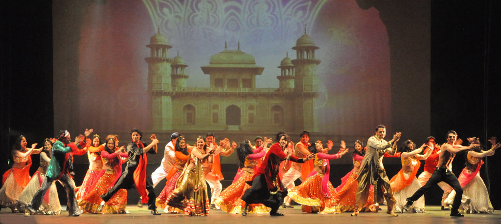 5 raisons d’aller voir Taj Express – The Bollywood Musical Revue ...